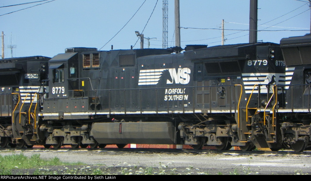 NS 8779